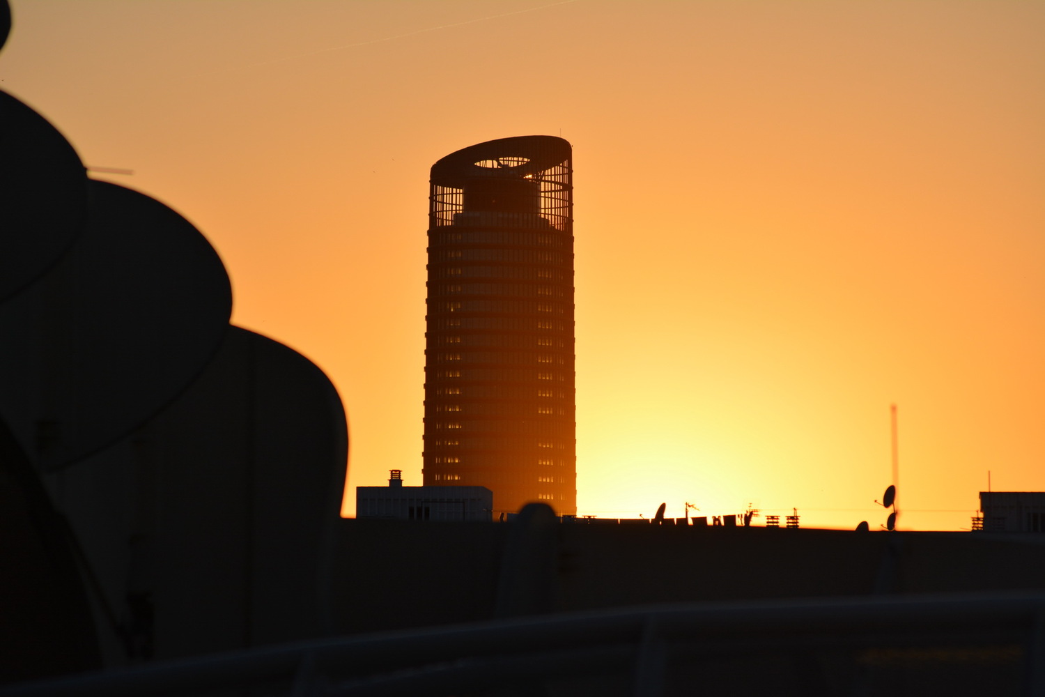 Gallery of From Seville to San Francisco: 3 Pelli Clarke Pelli Projects ...