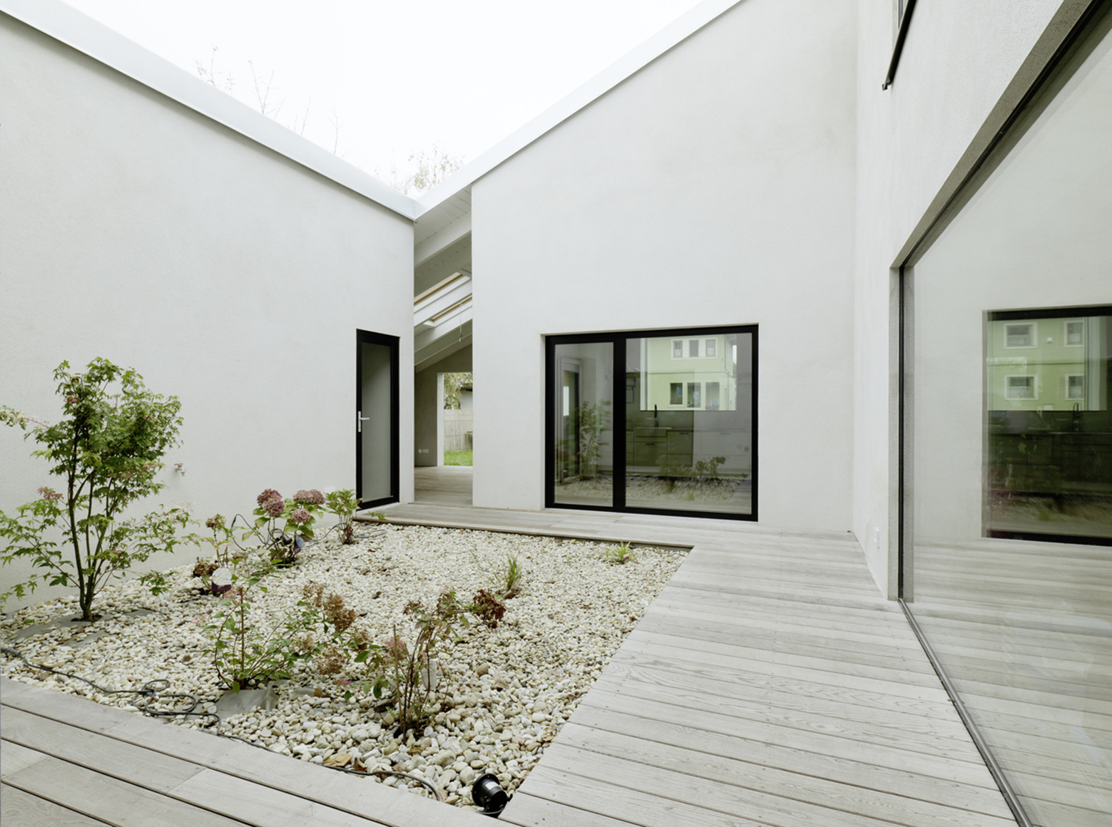 Gallery of Low Budget Brick House / Triendl und fessler architekten - 4
