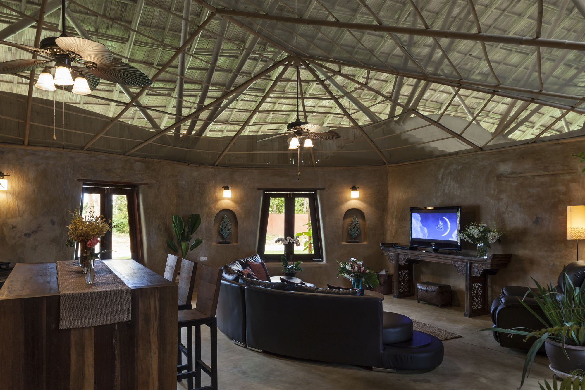 Gallery of Trika Villa / Chiangmai Life Construction - 13