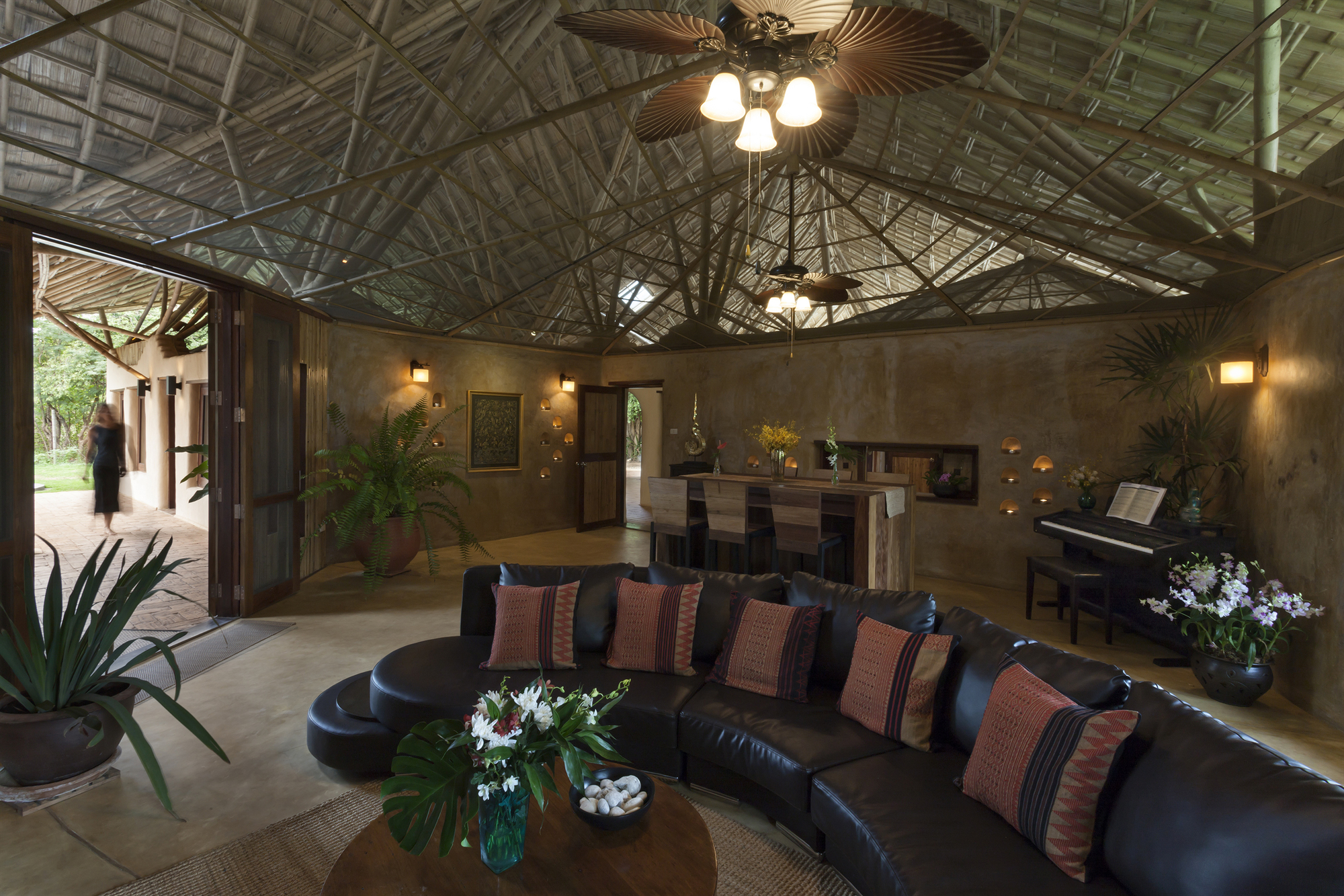 Gallery of Trika Villa / Chiangmai Life Construction - 14