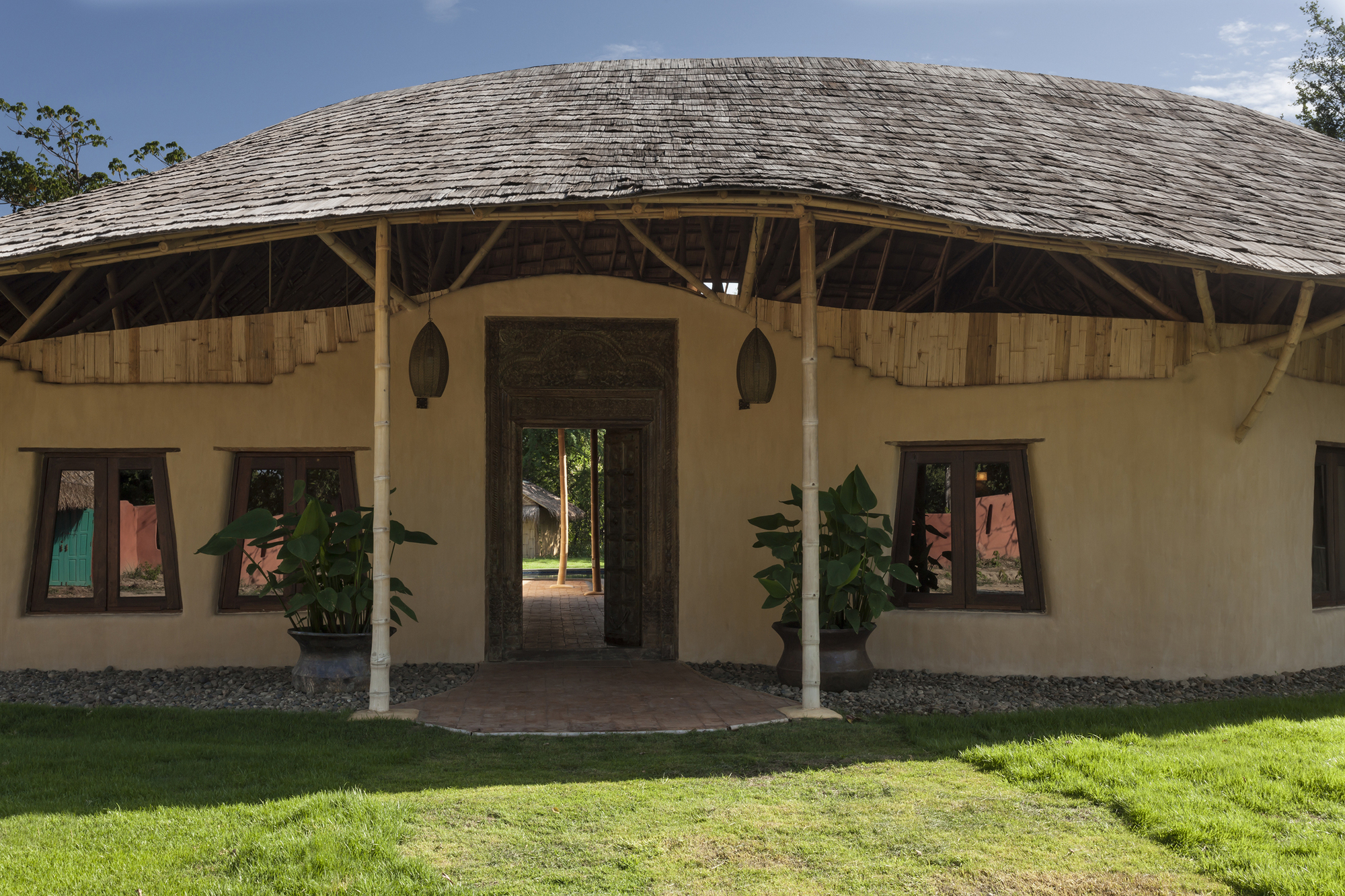 Gallery of Trika Villa / Chiangmai Life Construction - 23