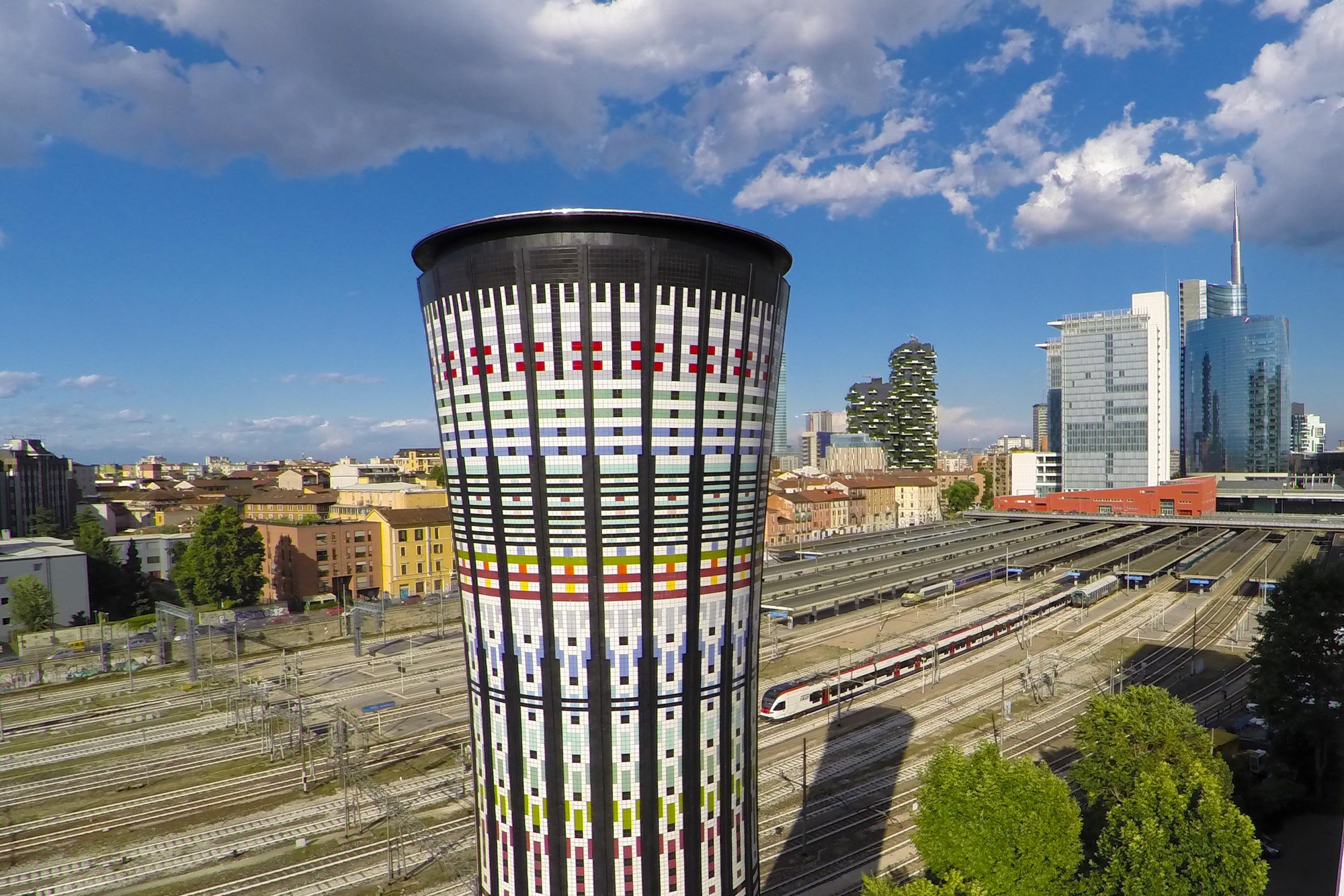 Gallery of Milan Restores Famous Rainbow Tower Tiles - 5