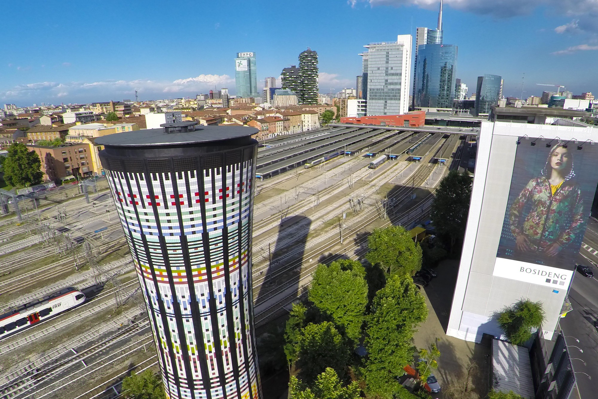 Gallery of Milan Restores Famous Rainbow Tower Tiles - 3