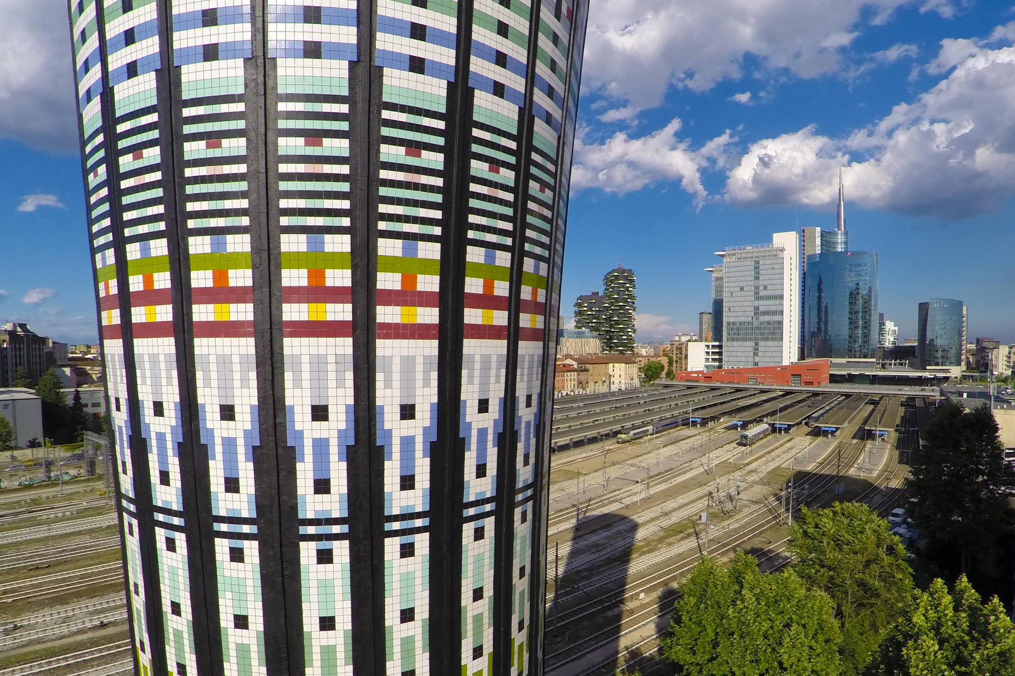 Gallery of Milan Restores Famous Rainbow Tower Tiles - 7