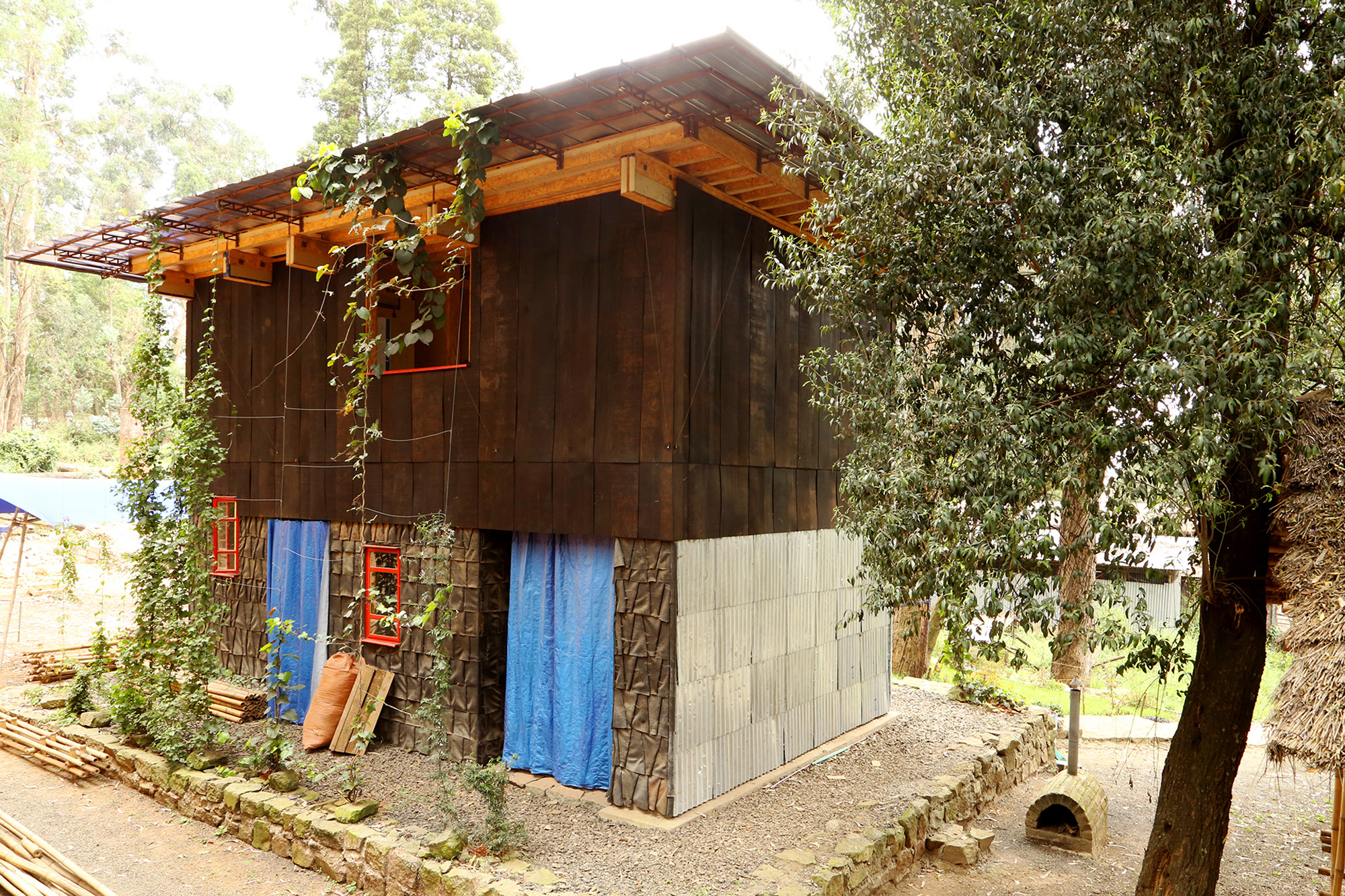 Gallery of 3 Experimental Homes Address Hyper-Urbanization in Africa - 7