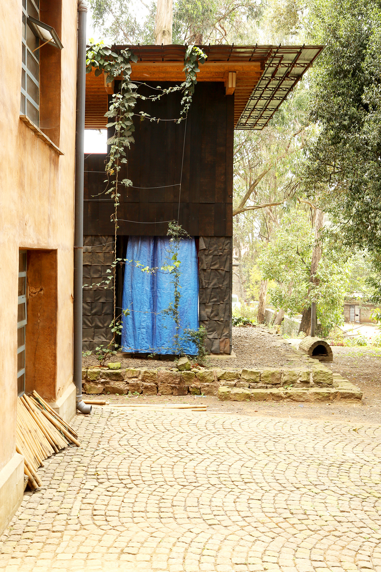 Gallery of 3 Experimental Homes Address Hyper-Urbanization in Africa - 4