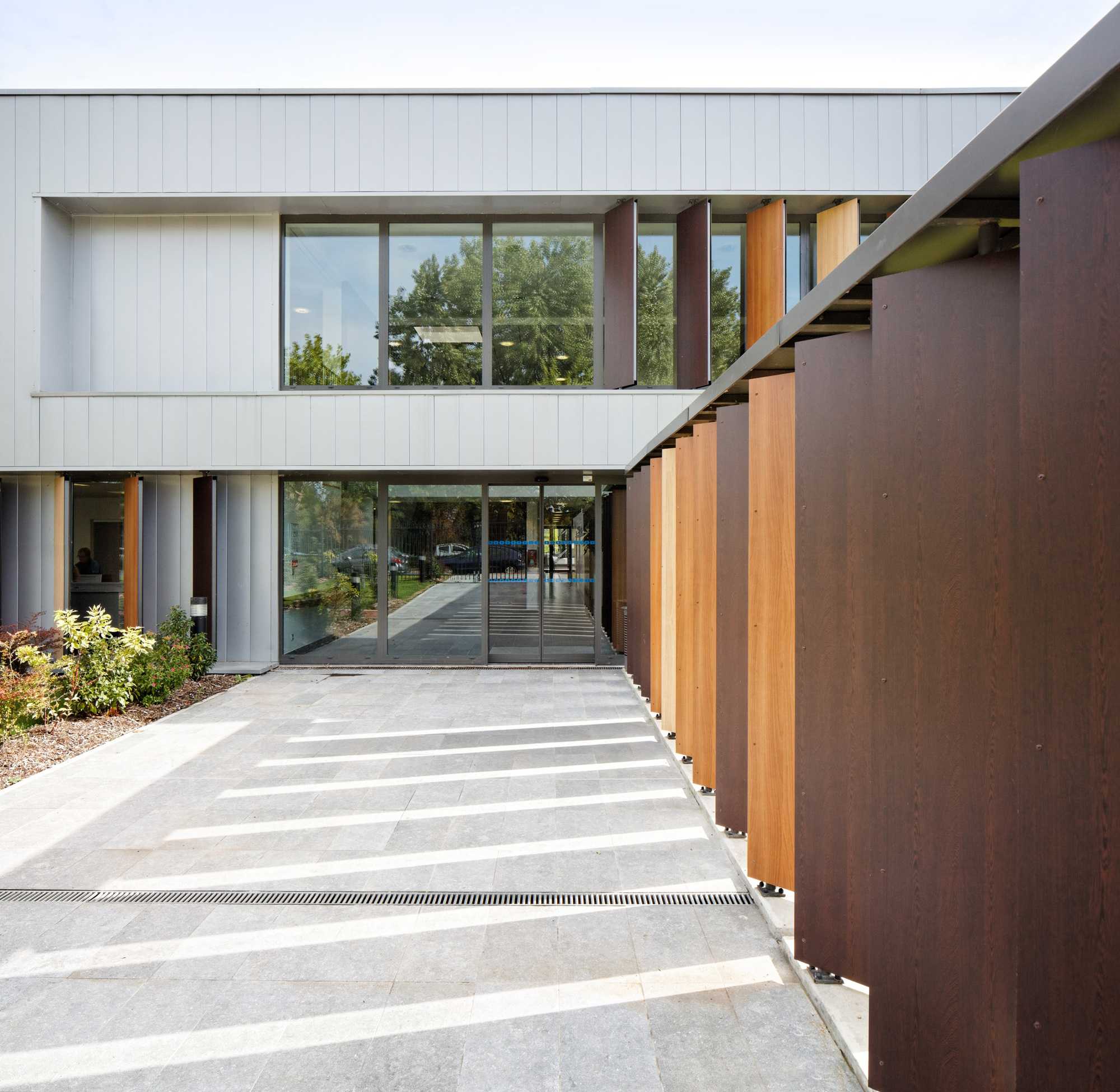 Gallery of Municipal Technical Center / STUDIOS Architecture - 7