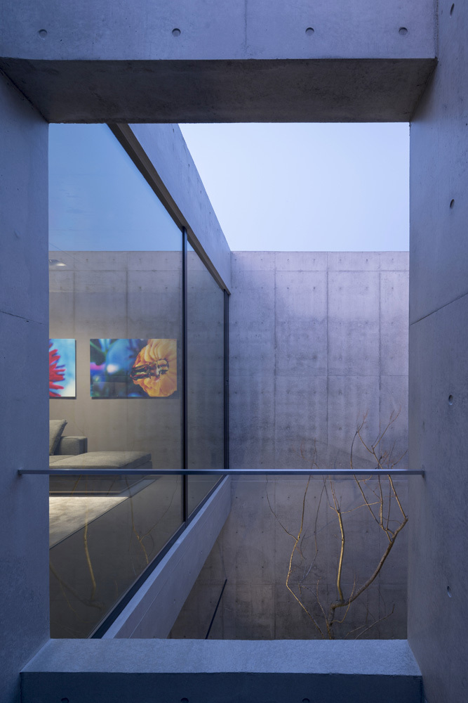 Gallery of Grigio / APOLLO Architects & Associates - 10