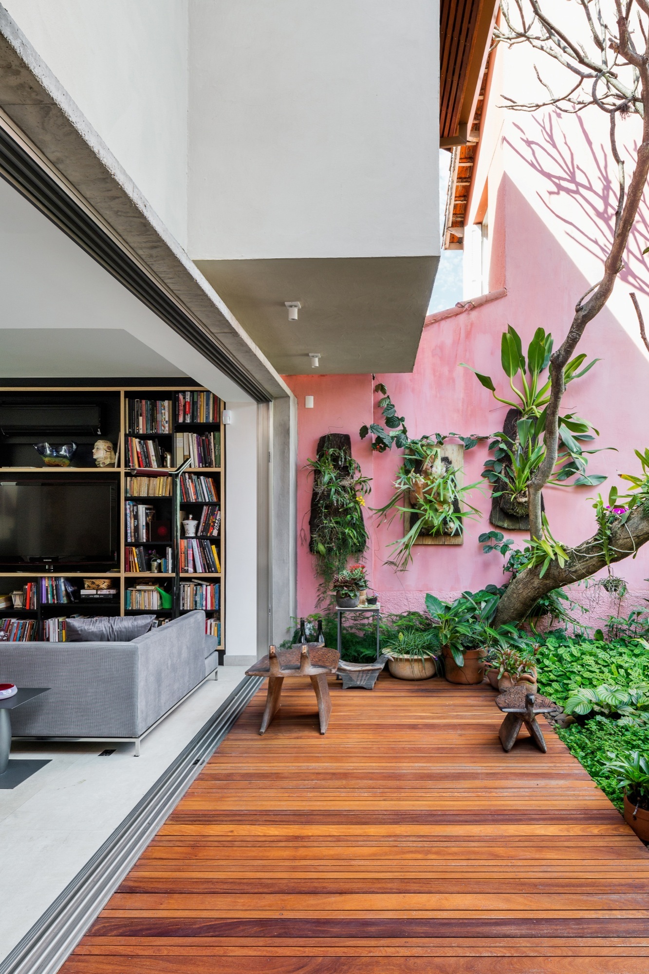 Gallery of Sagarana House / Rocco Arquitetos - 13