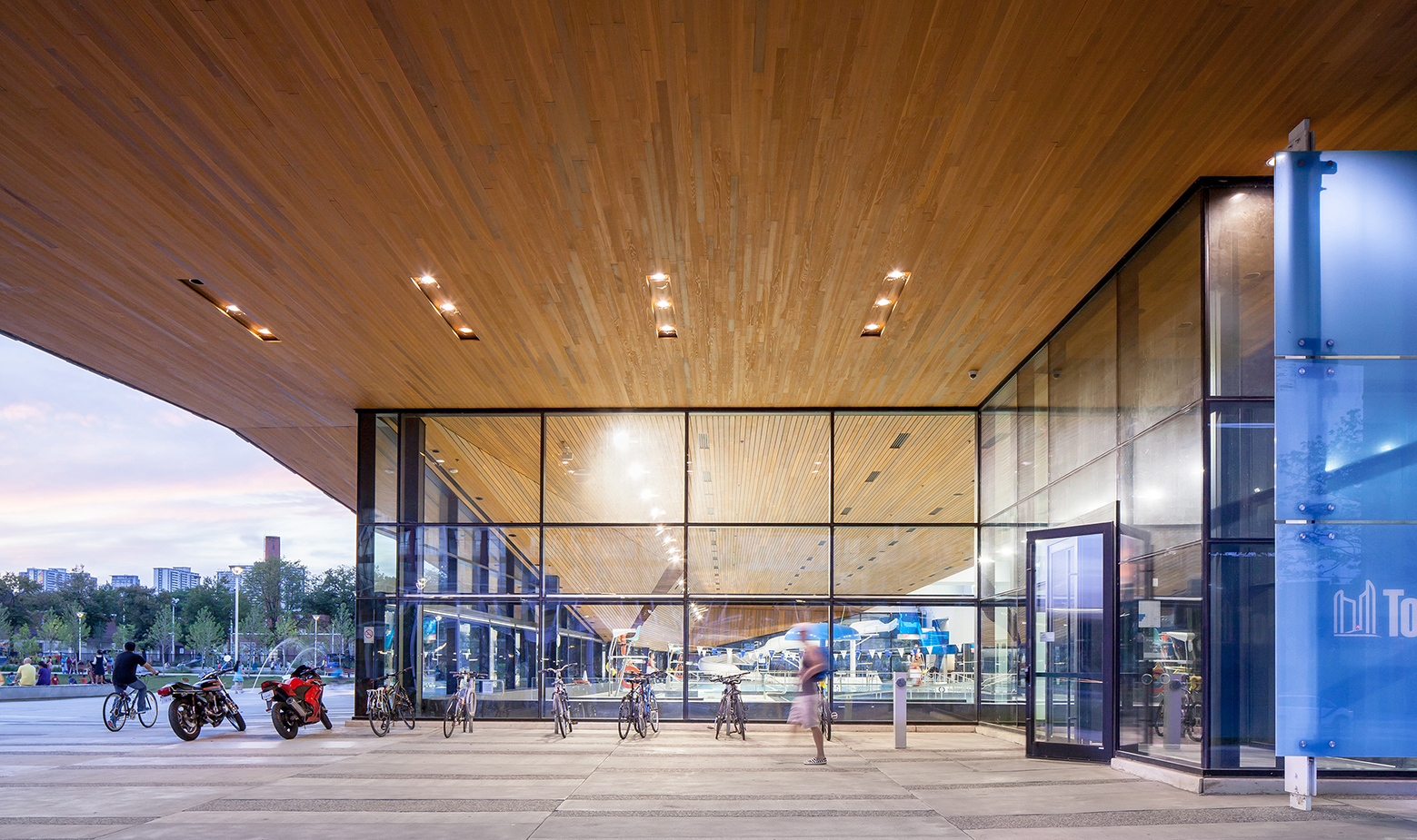 Gallery of Regent Park Aquatic Centre / MJMA - 6