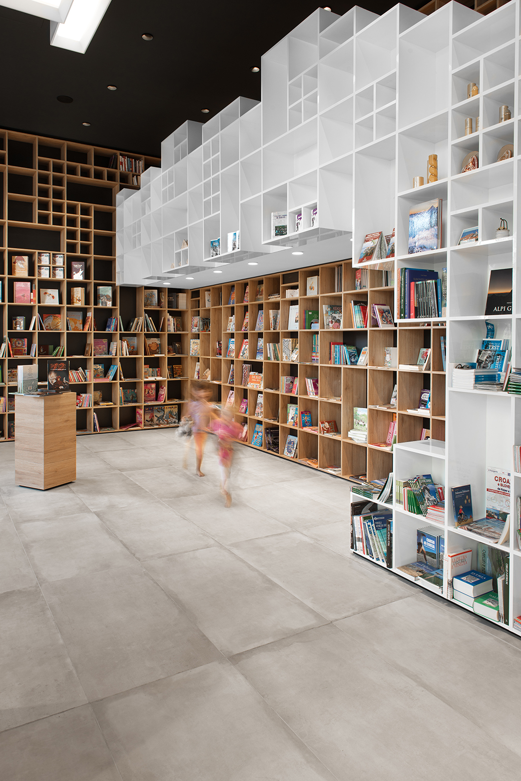 Gallery of Slovenian Book Center In Trieste / SoNo Arhitekti - 6