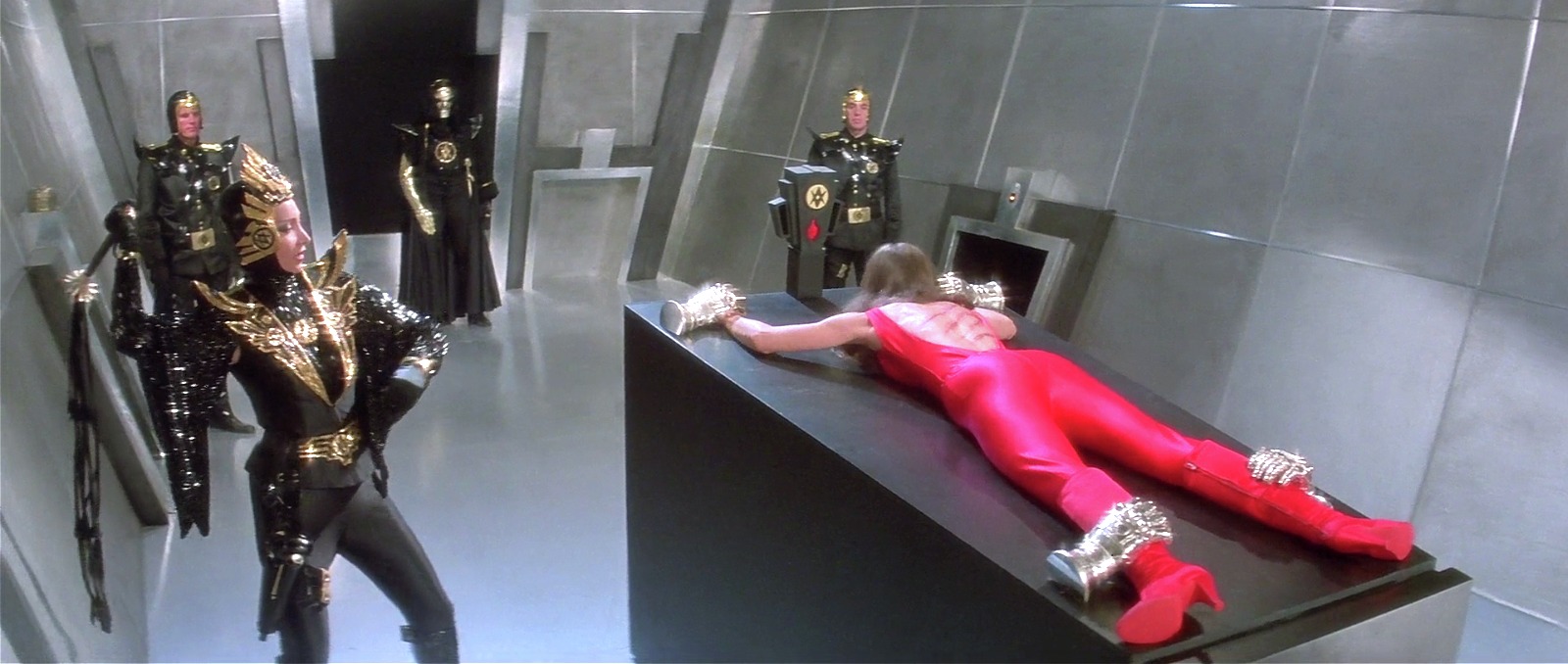 Galeria de Cinema e Arquitetura: "Flash Gordon" (1980) - 5