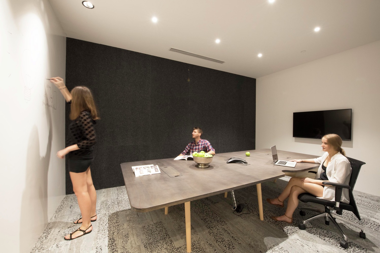 Gallery of Leo Burnett HQ / Bean Buro - 18