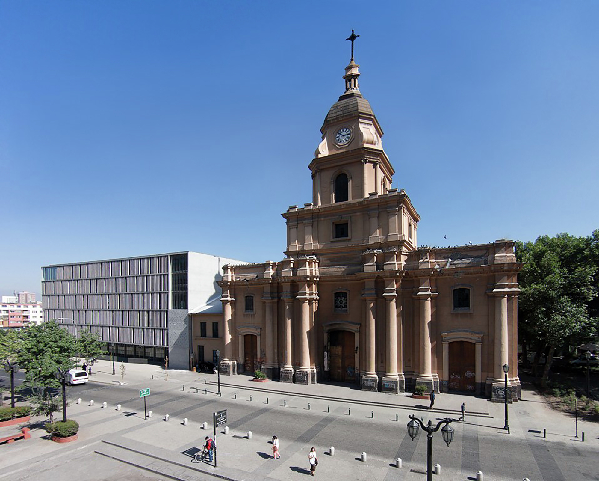 Gallery of Ministry of Social Development Headquarters / Undurraga ...