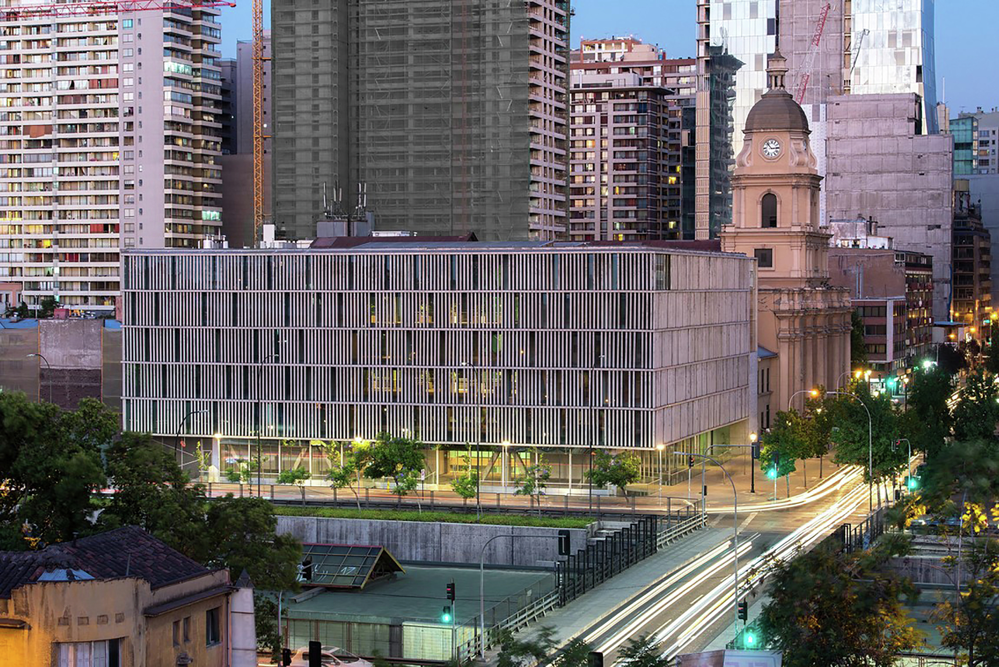 Gallery of Ministry of Social Development Headquarters / Undurraga ...