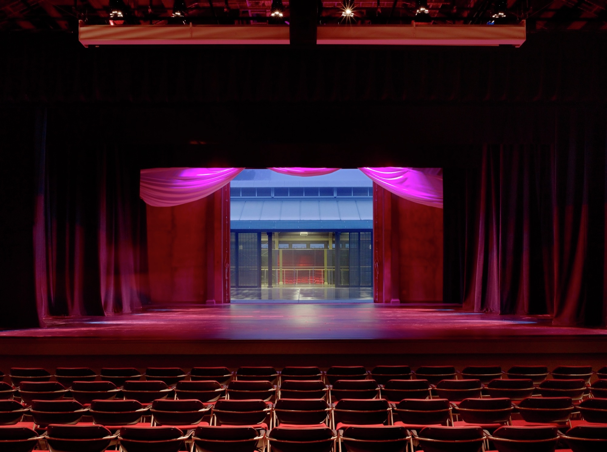 Gallery of Seabury Hall Creative Arts Center / Flansburgh Architects - 17