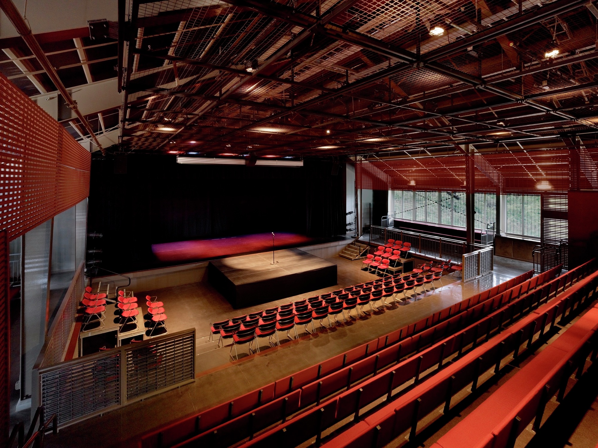 Gallery of Seabury Hall Creative Arts Center / Flansburgh Architects - 16