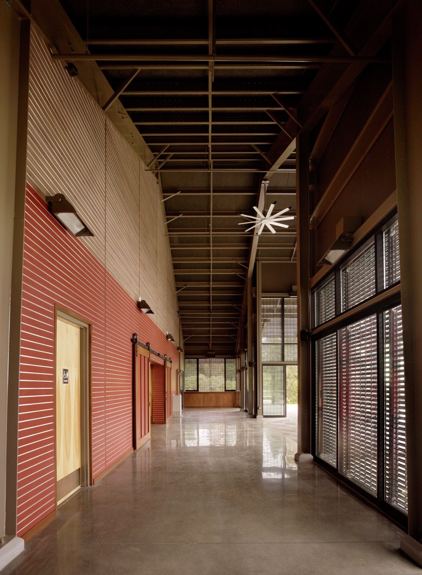 Gallery of Seabury Hall Creative Arts Center / Flansburgh Architects - 21