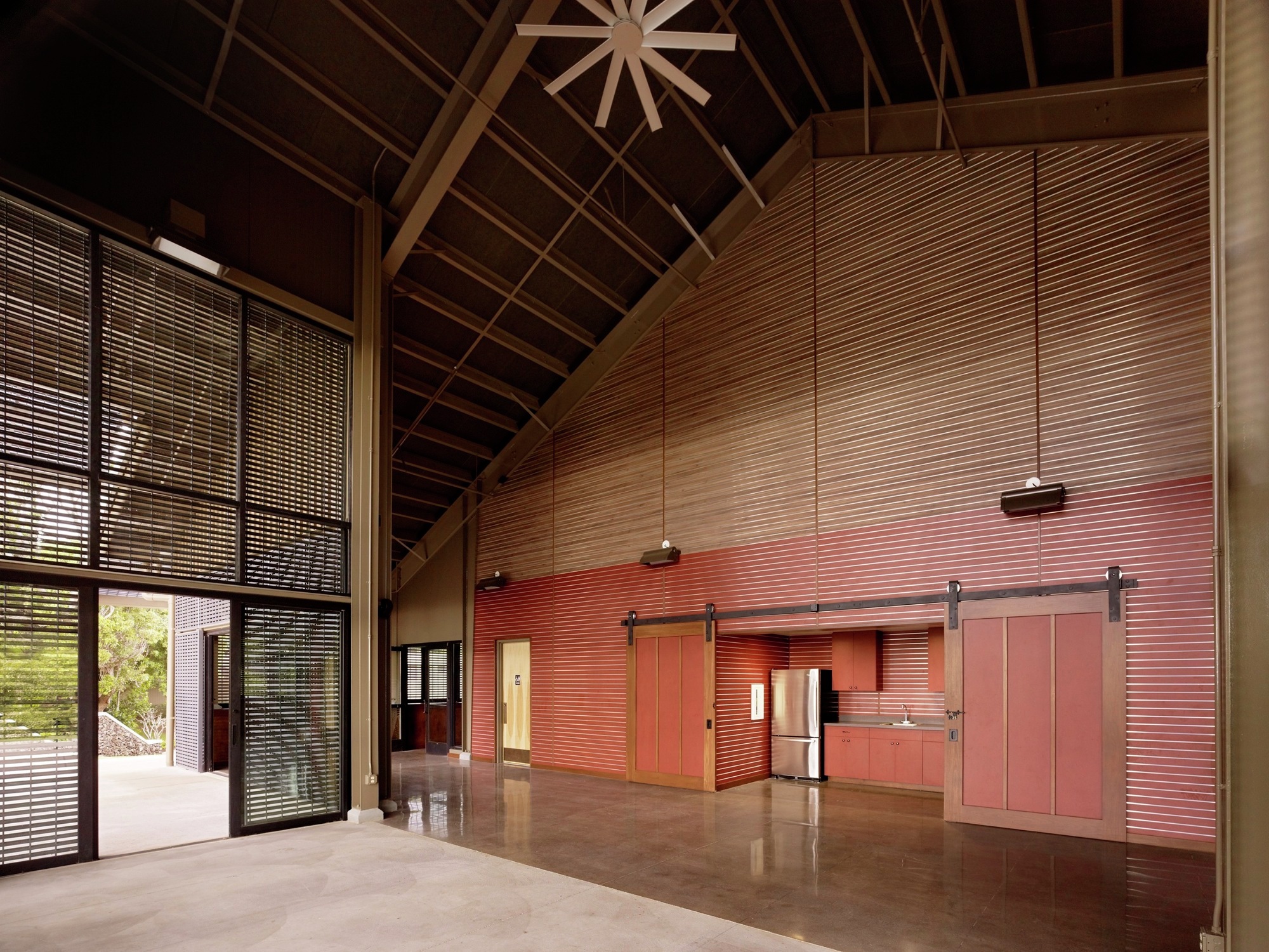 Gallery of Seabury Hall Creative Arts Center / Flansburgh Architects - 6