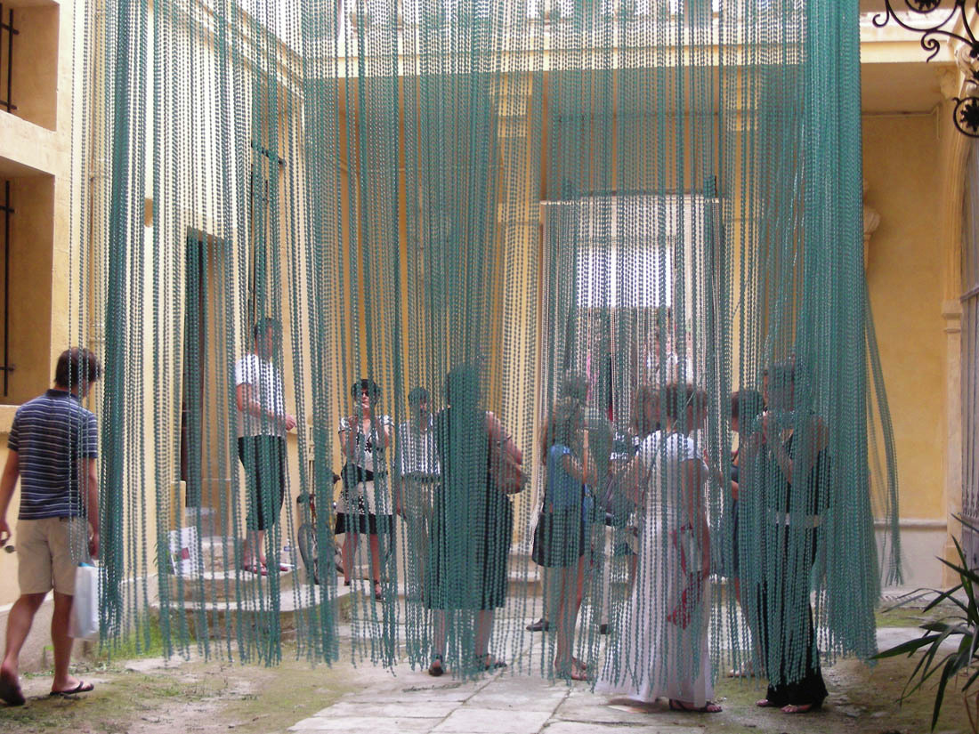 Gallery of Flying Walls / ateliermob - 55