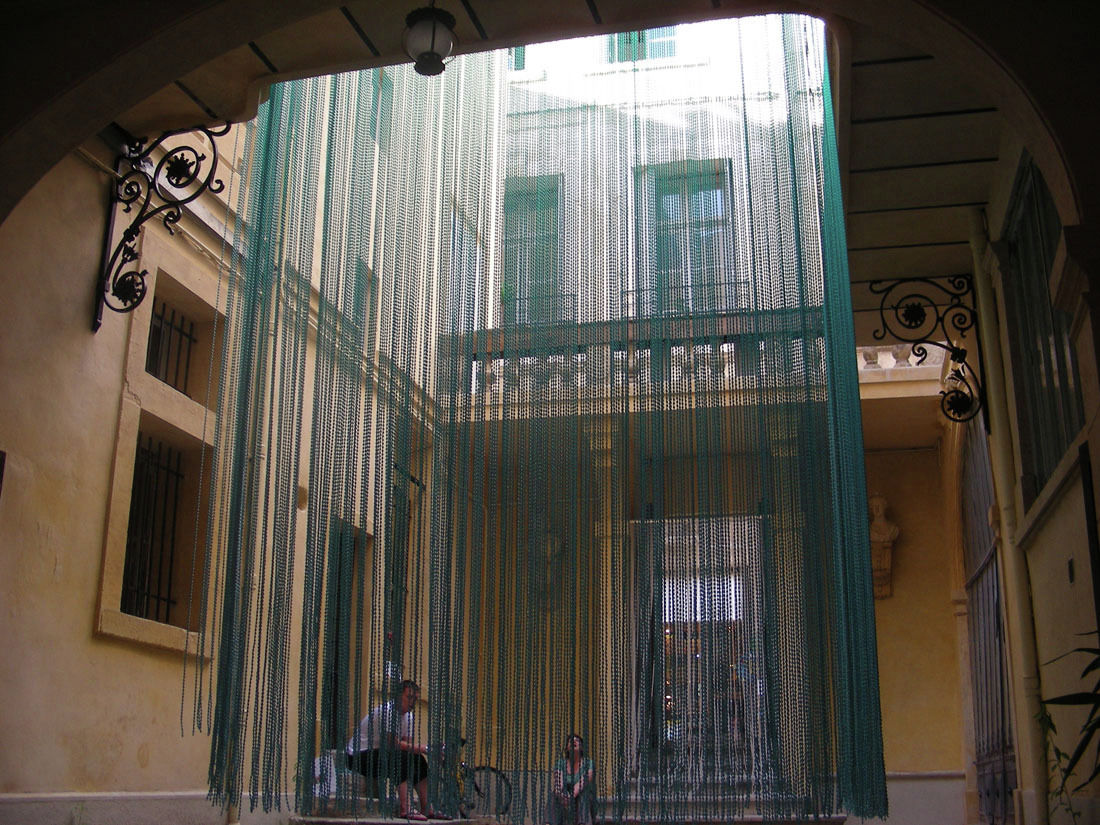 Gallery of Flying Walls / ateliermob - 8