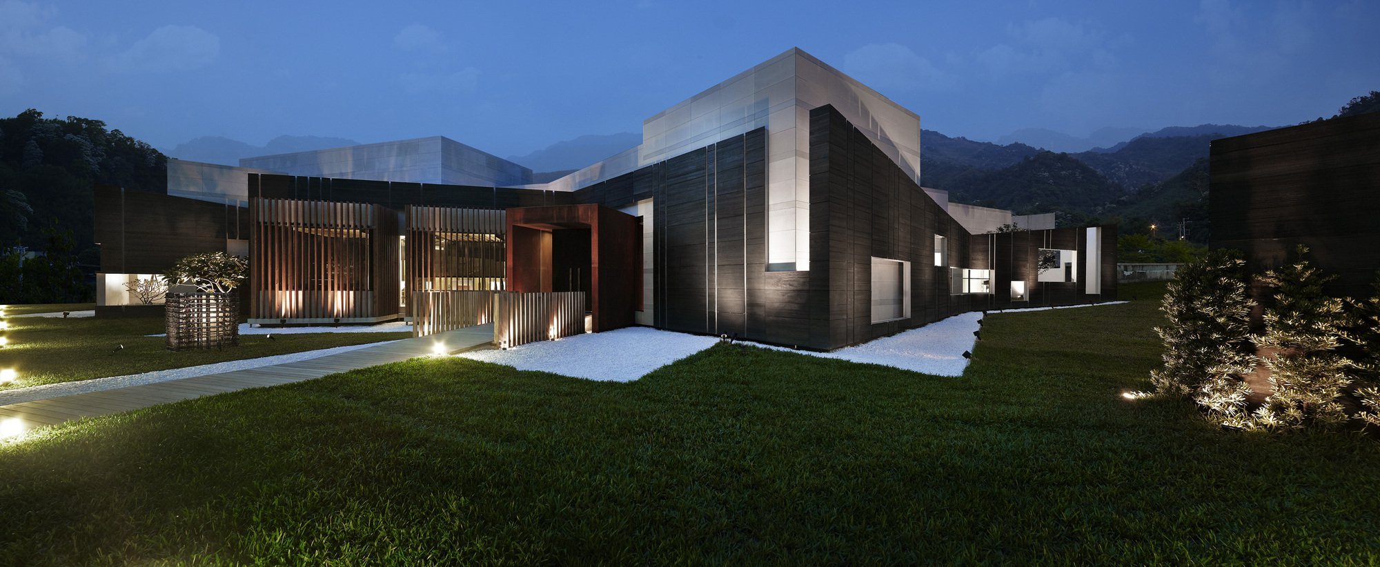 Gallery of The Heritage / CYS.ASDO - 6