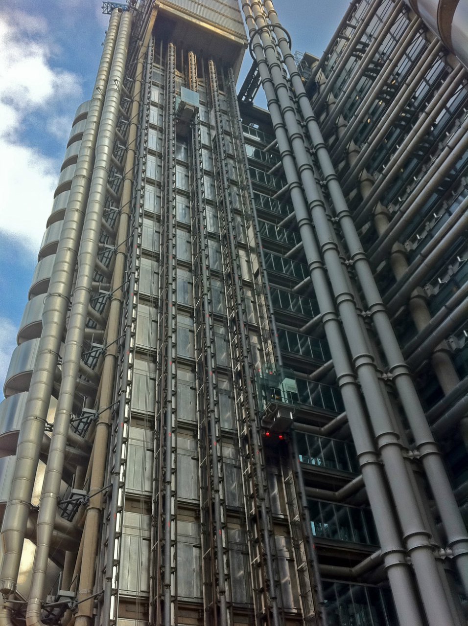 Gallery of Lloyd’s building joins Grade I Elite - 5