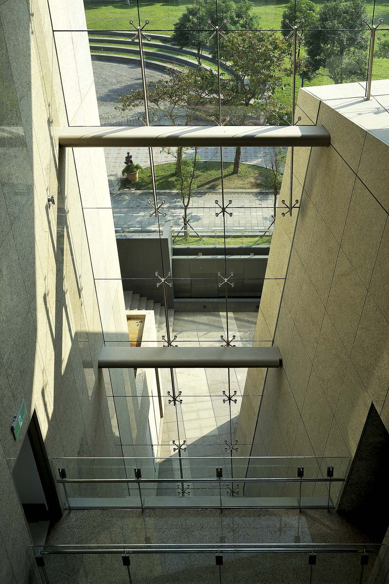 Galería de Kelti Center / Artech Architects - 1