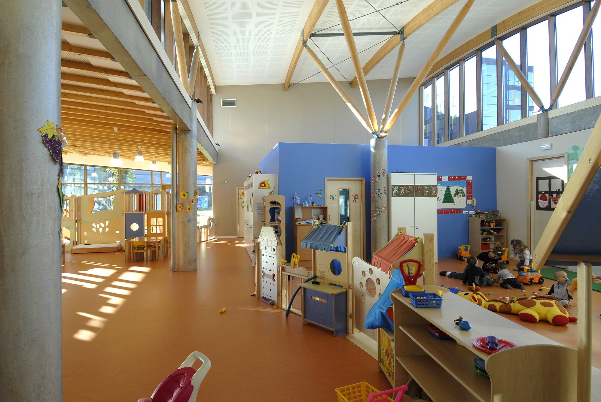 Galería de Guardería Infantil de la Embajada de Europa / Art&Build ...