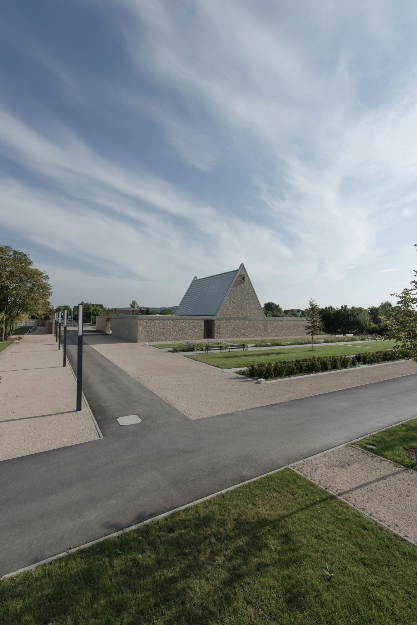 Galería de Capilla Funeraria Ingelheim / Bayer & Strobel Architekten - 18