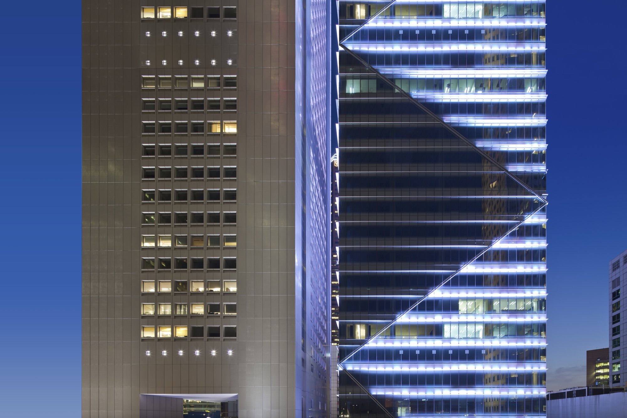 Galería de One Raffles Place Tower 2 / Tange Associates - 15
