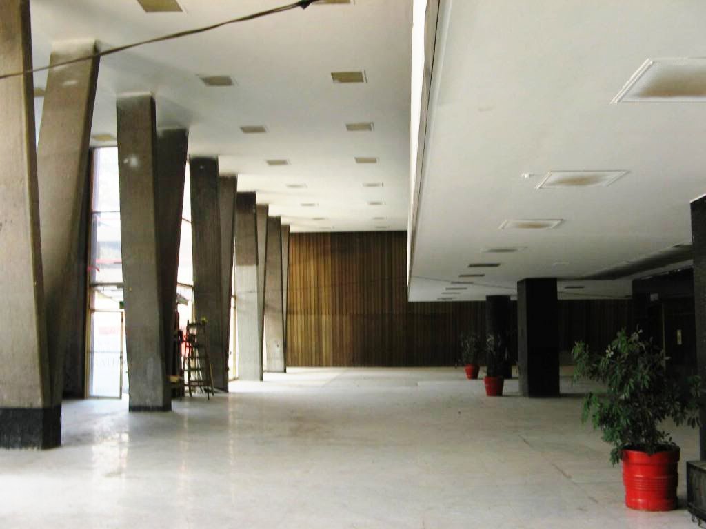 Galería de Clásicos de Arquitectura: Torre Insignia / Mario Pani - 18