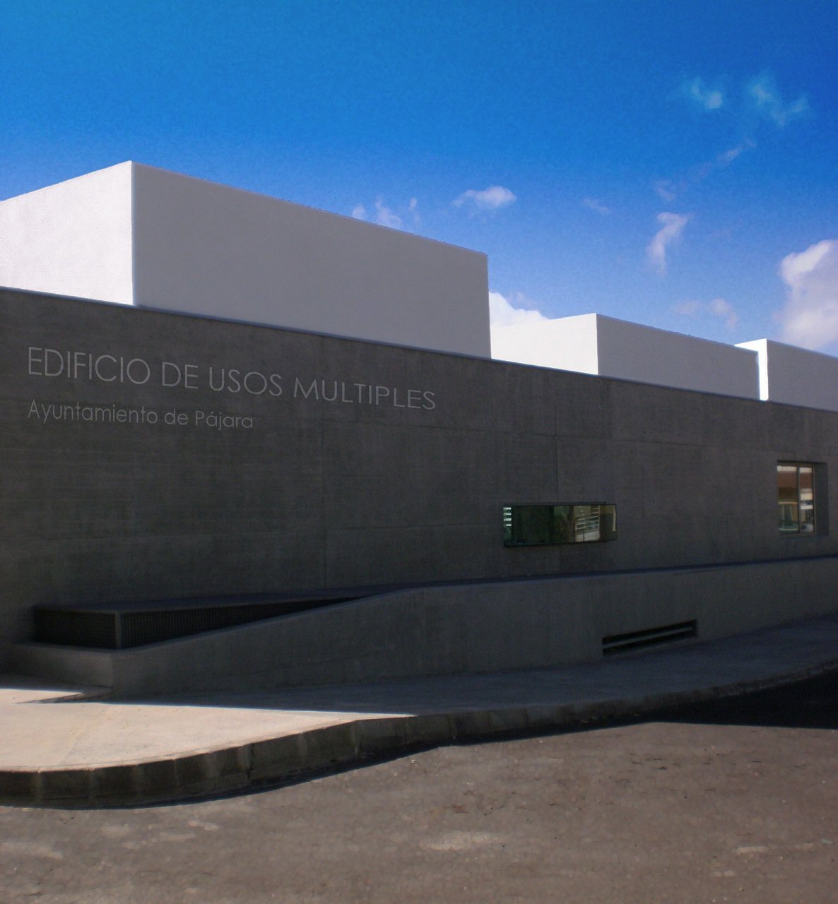 Galería de Edificio de usos múltiples en La Lajita / M91 arquitectos - 15