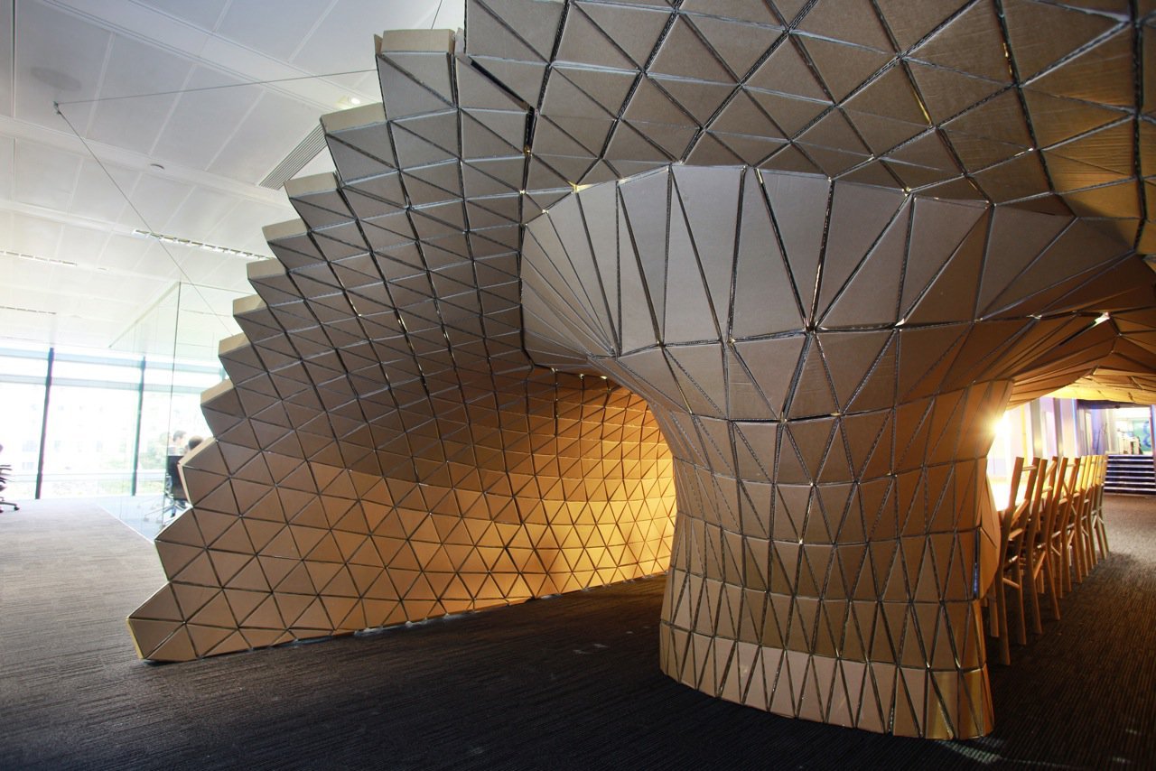 Galería de Pupa: un pabellón de cartón y pallets / Liam Hopkins - 14