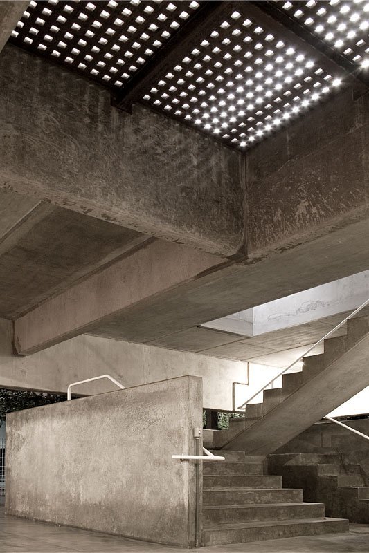 Galería de Clásicos de Arquitectura: Casa Gerassi / Paulo Mendes da ...