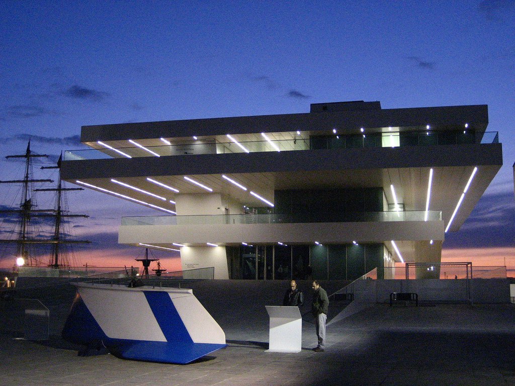 Galería de 32 America’s Cup Building – Edificio Veles e Vents - 23