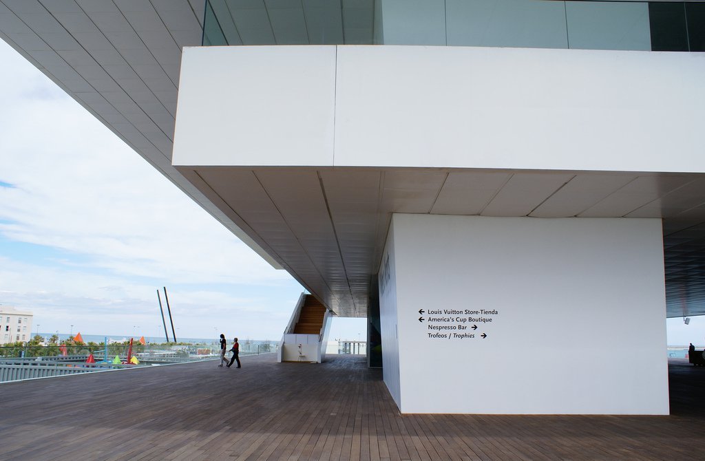 Galería de 32 America’s Cup Building – Edificio Veles e Vents - 23