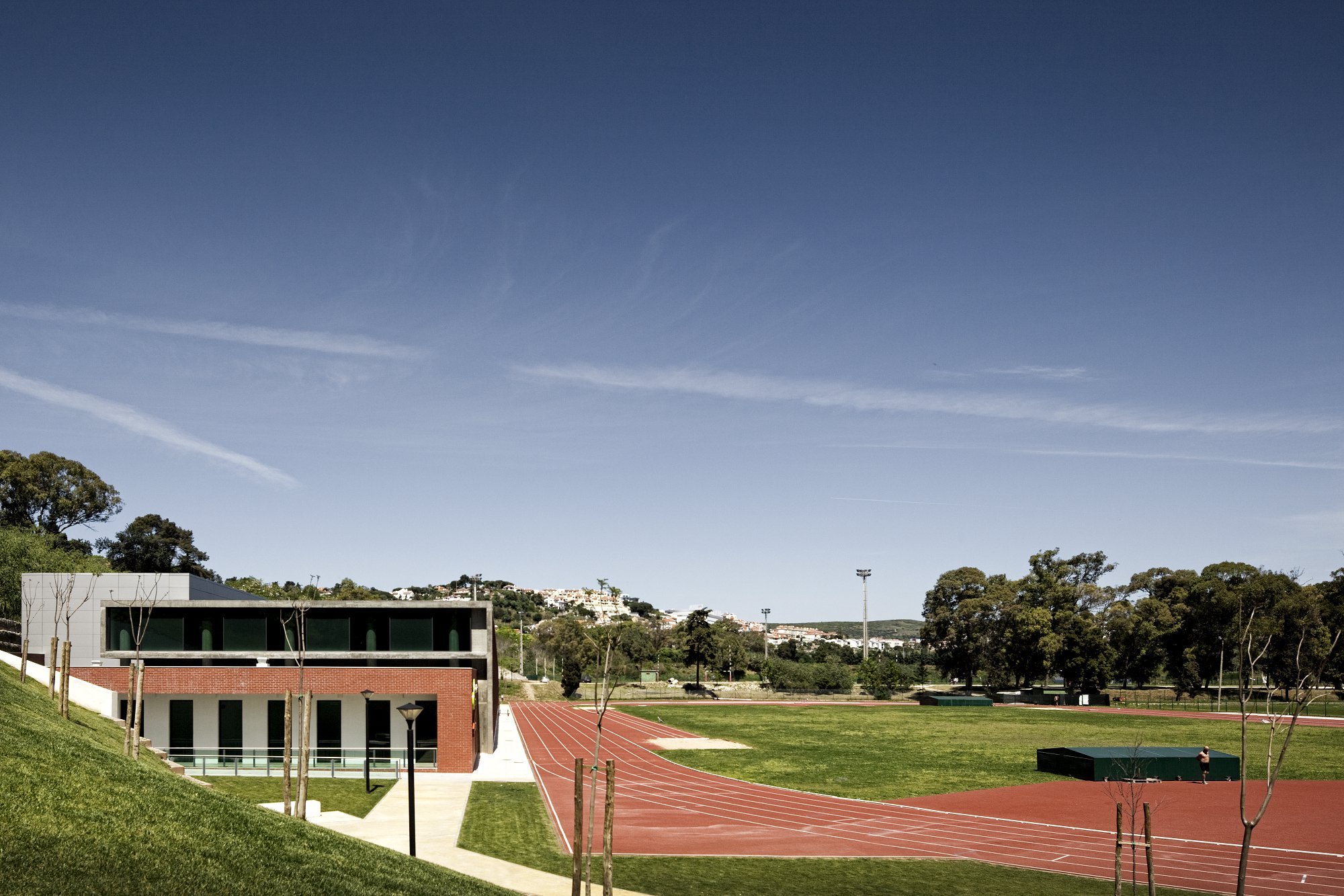 Center for High Performance Athletics in Jamor / Espaço Cidade ...