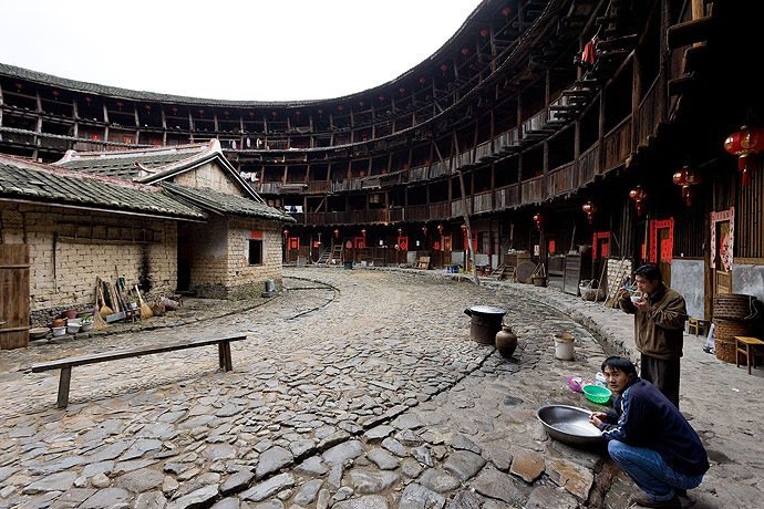 Gallery of Tulou Housing Guangzhou / URBANUS Architects by Iwan Baan - 2