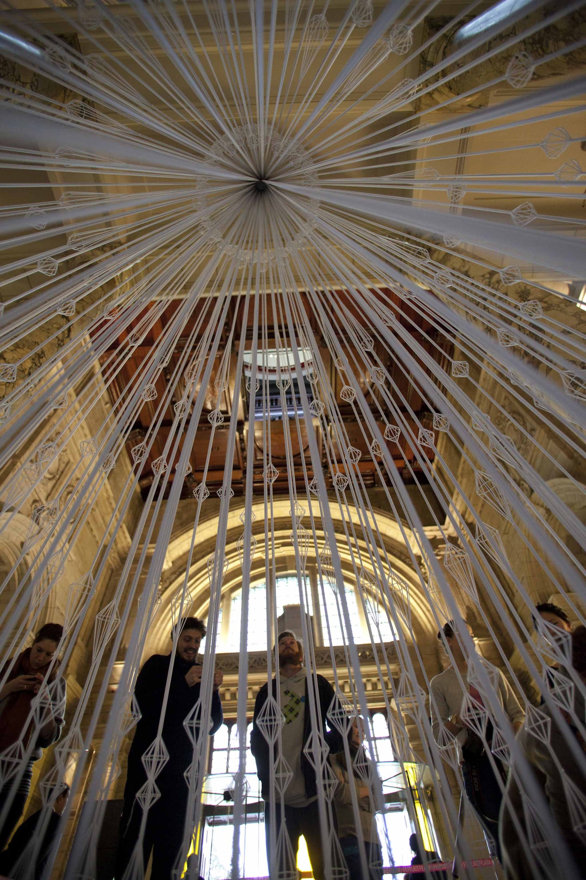 V&A Christmas Tree / Studio Roso | ArchDaily