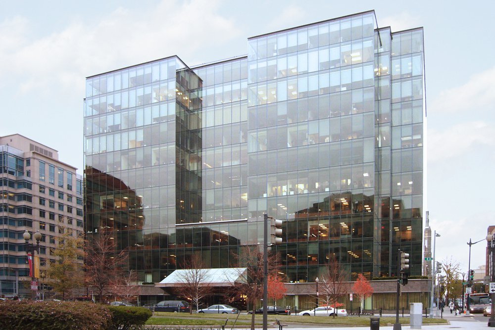 Gallery of Kevin Roche: Architecture as Environment - 3