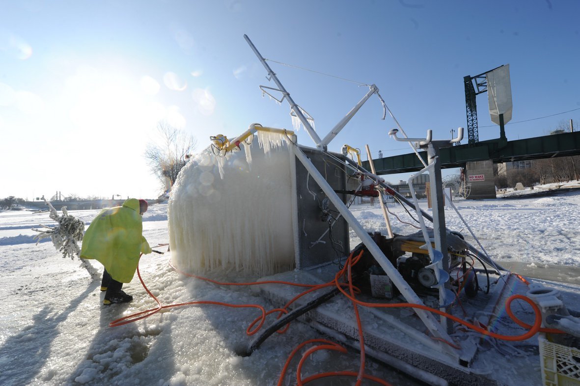 Gallery of Warming Huts v.2012 Proposal / Mjölk Architects - 12