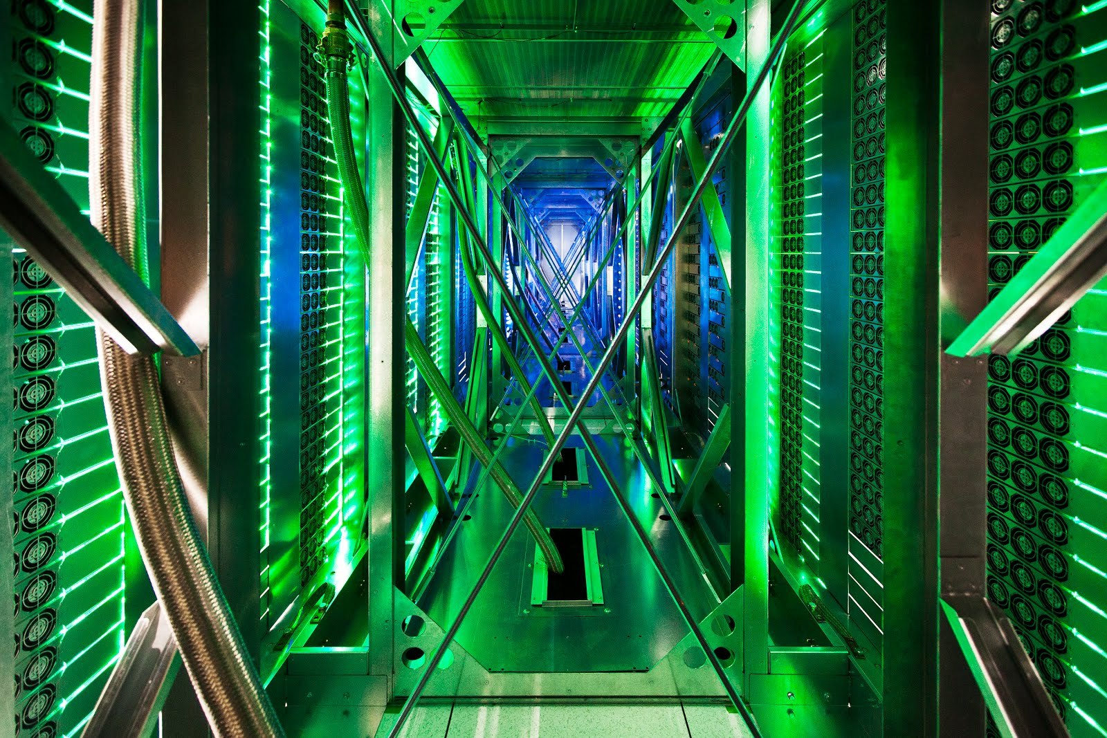 Gallery of Google Releases Never-Before-Seen Images of Its Data Centers ...