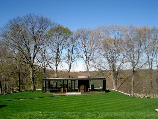 The Glass House: "Conversations in Context" | ArchDaily