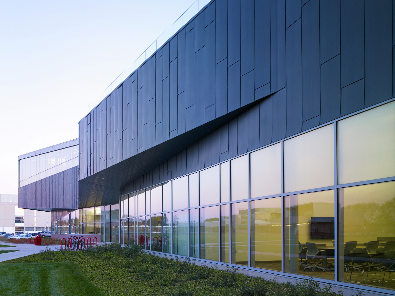 Gallery of Beacom School of Business / Charles Rose Architects - 6