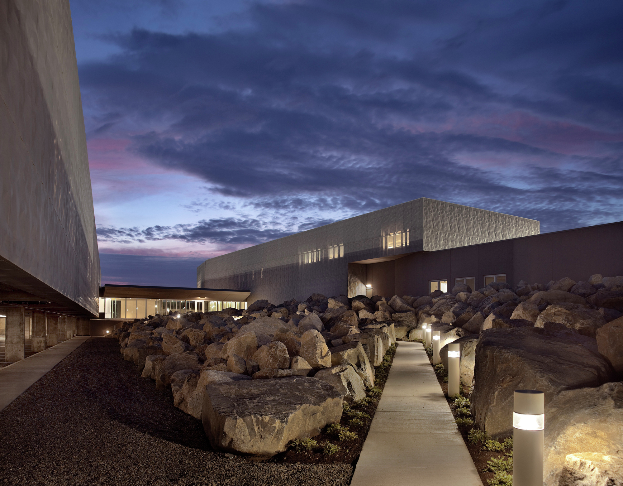 Gallery of U.S. Commercial Port of Entry & Border Station / Robert ...