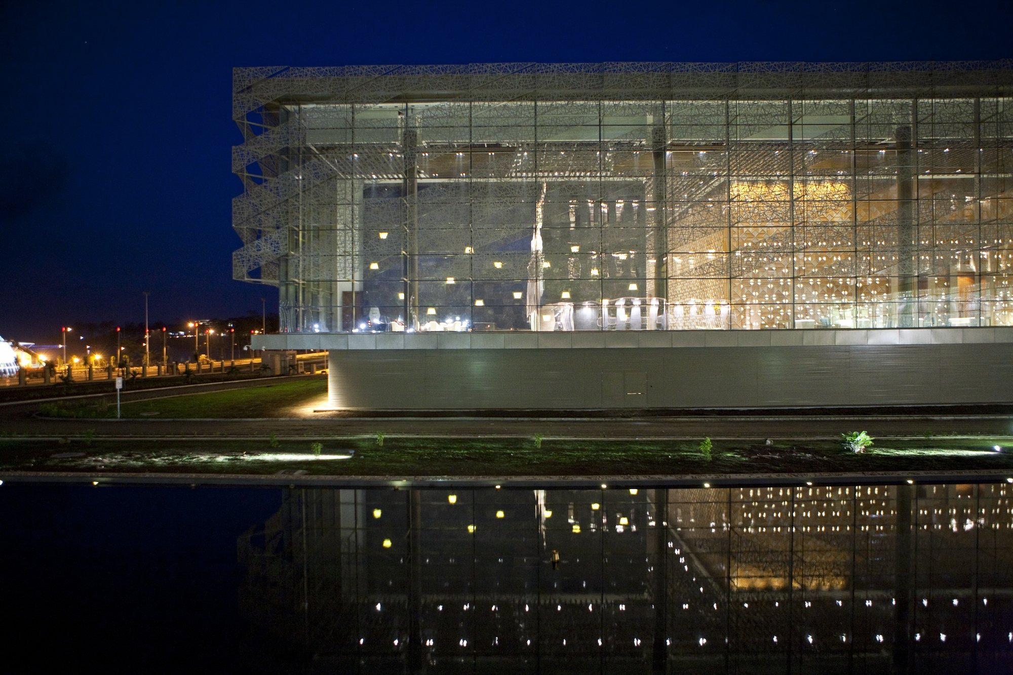 Gallery of Sipopo Congress Center / Tabanlioglu Architects - 10