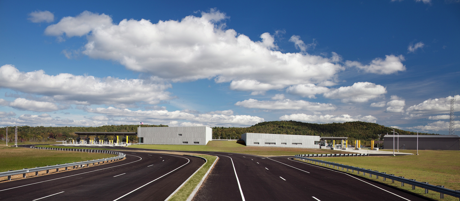 Gallery of U.S. Commercial Port of Entry & Border Station / Robert ...