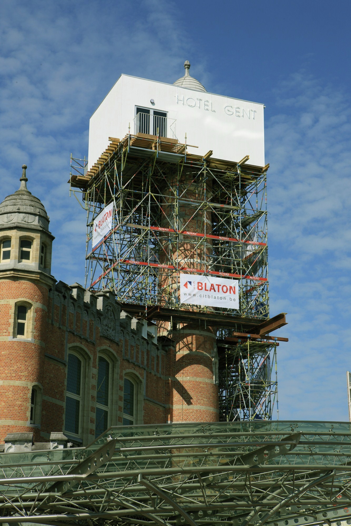 Gallery of Hotel Gent / Tazu Rous - 6