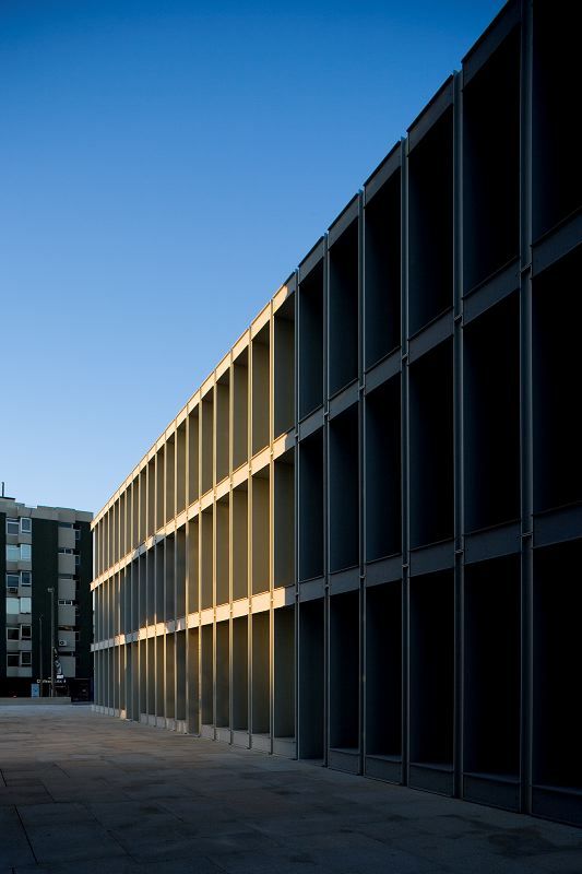 Gallery of Burgo Tower / Eduardo Souto de Moura - 3